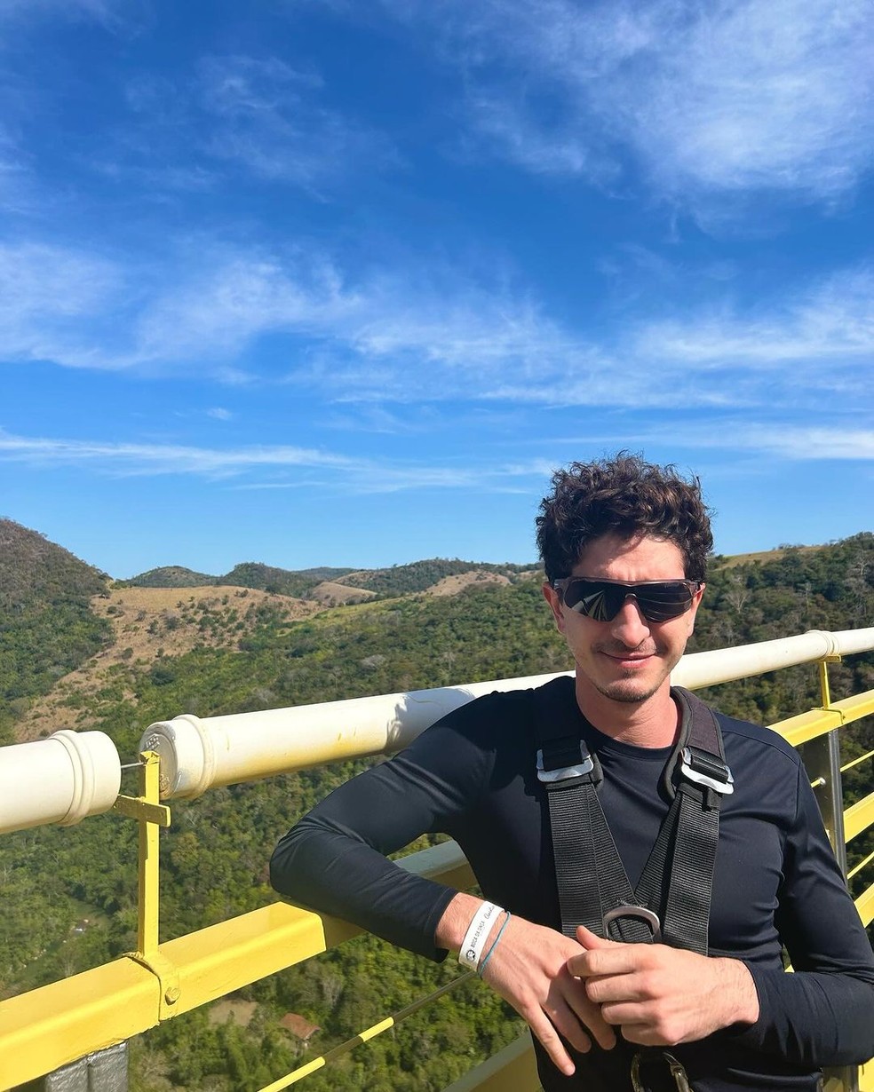 Johnny Massaro curte viagem a Bonito com novo namorado: 'Passeios mágicos'