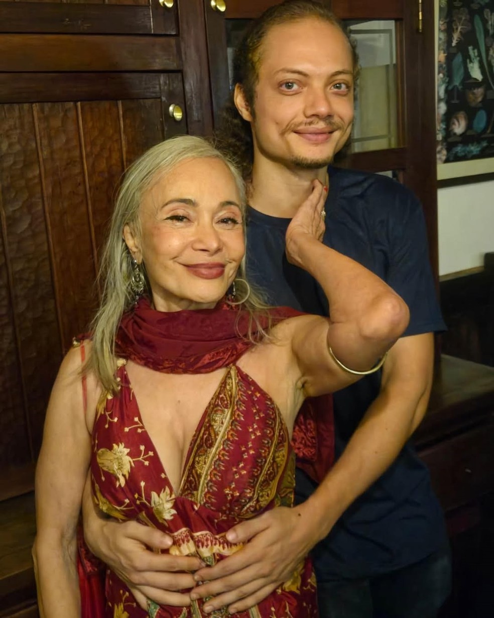 Tânia Alves exalta união com músico 49 anos mais novo: 'Não estou nem ...