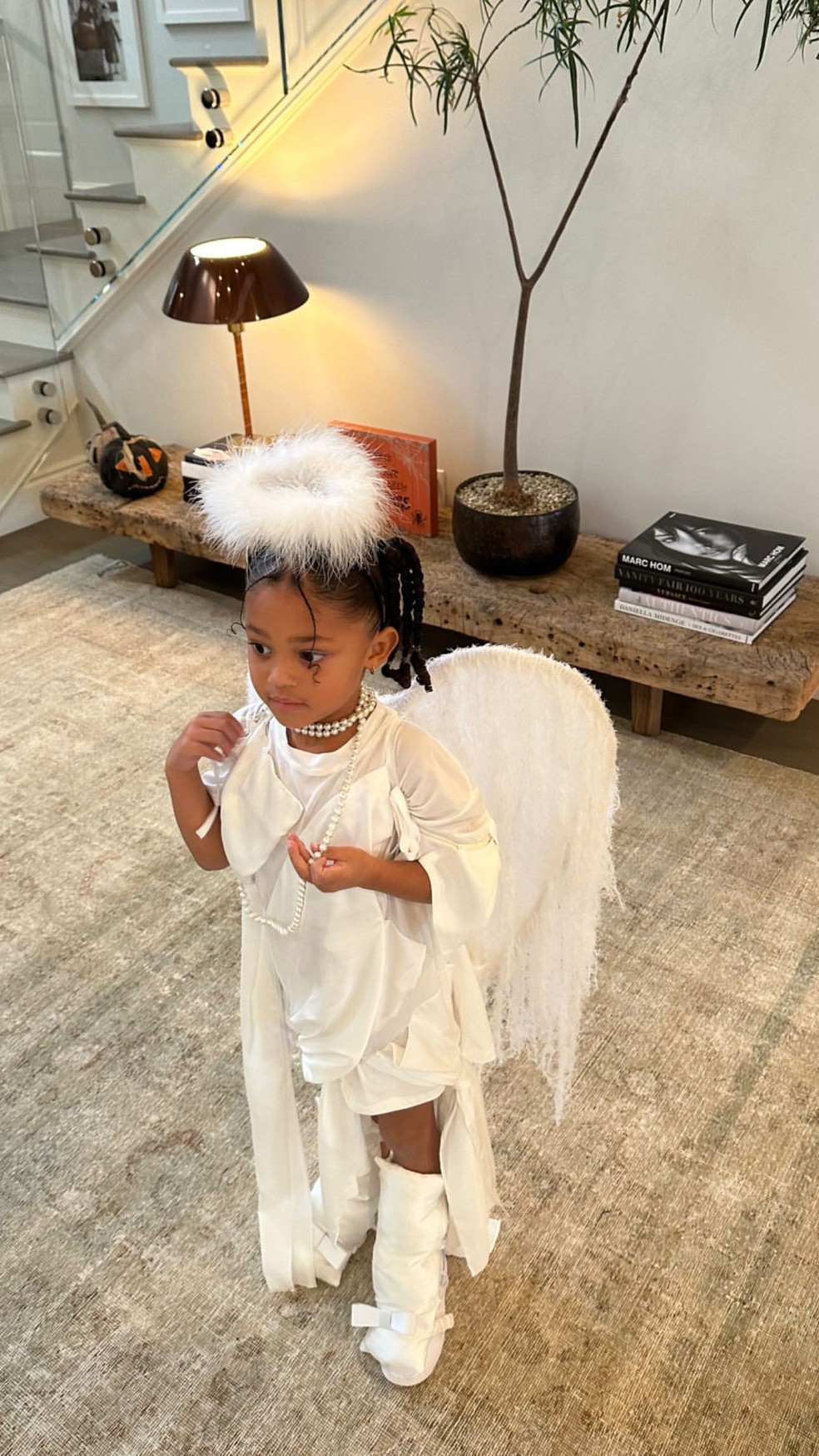 Kylie Jenner e Travis Scott combinam fantasia no Halloween e afastam ...