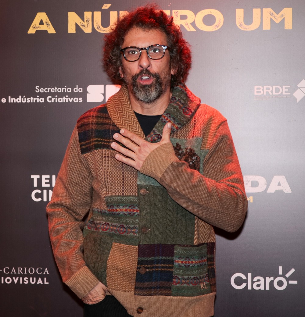 Milhem Cortaz, de 'Os Outros', aparece com visual diferente ao lançar ...