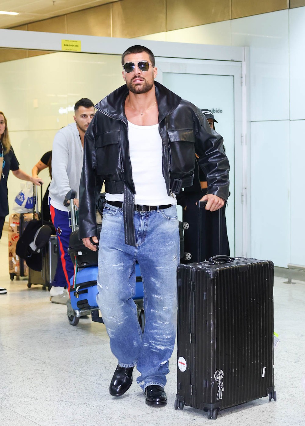 Ex de Anitta, galã italiano Simone Susinna volta ao Brasil com o irmão ...