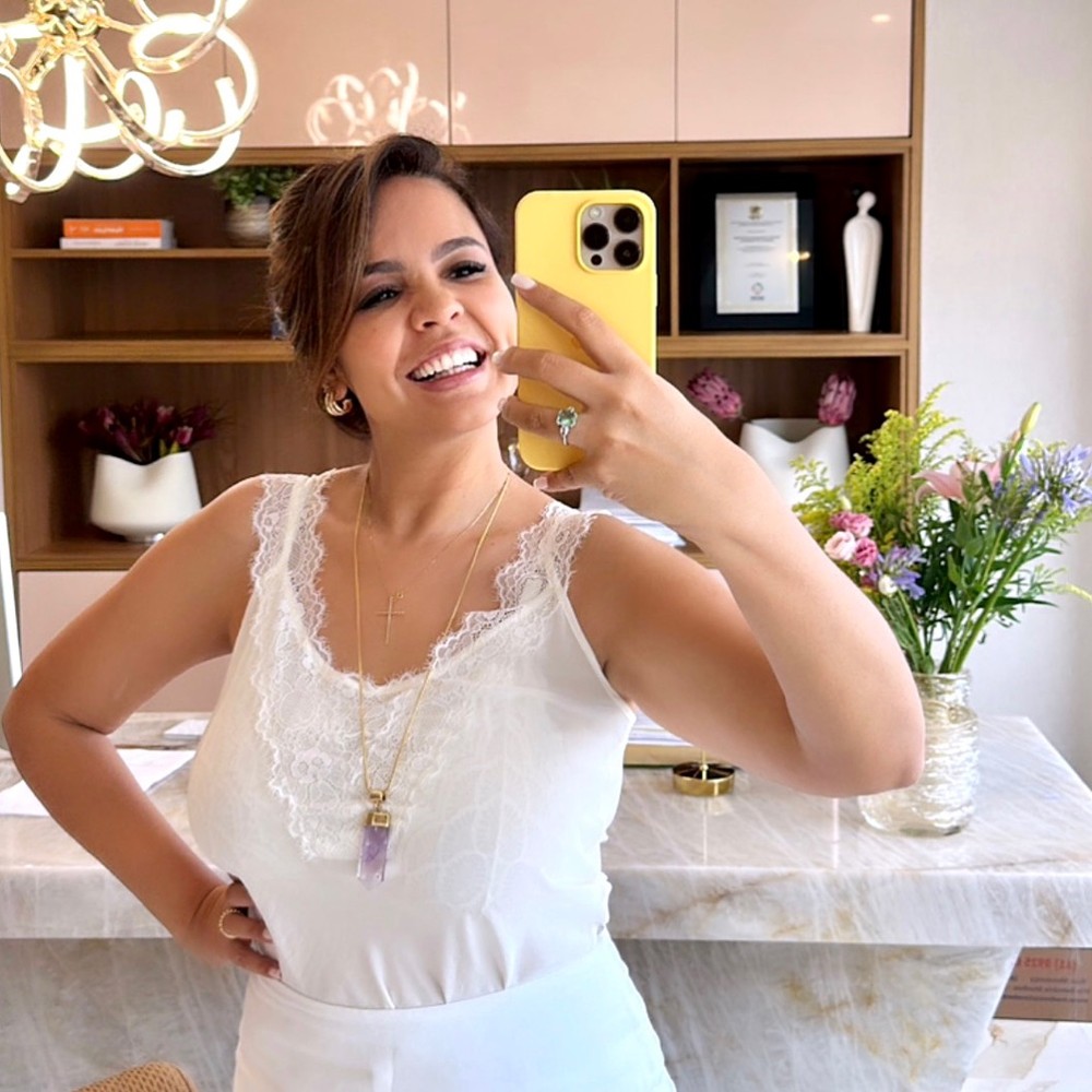 Quem é Renata Domingues, esposa do apresentador Carlos Alberto de Nóbrega?