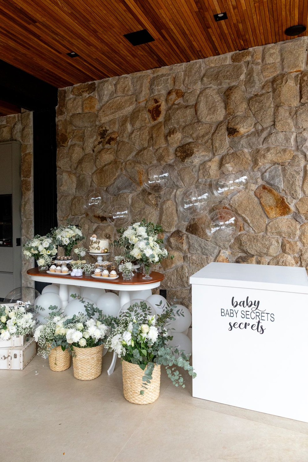 No Dia das Mães, Niina Secrets se emociona em chá revelação de seu ...