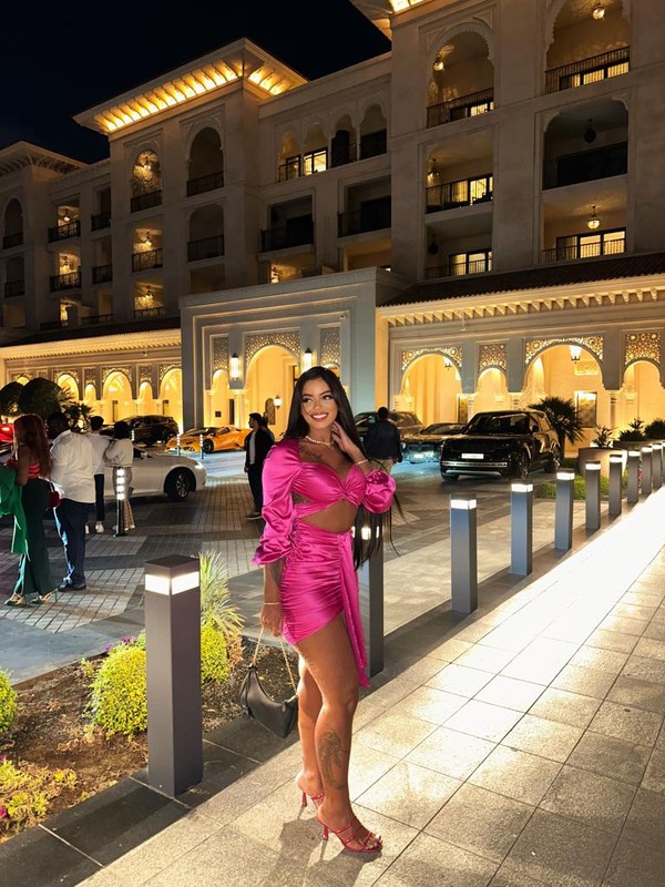 Musa do OnlyFans diz que sheik ofereceu US$ 500 mil para namorá-la