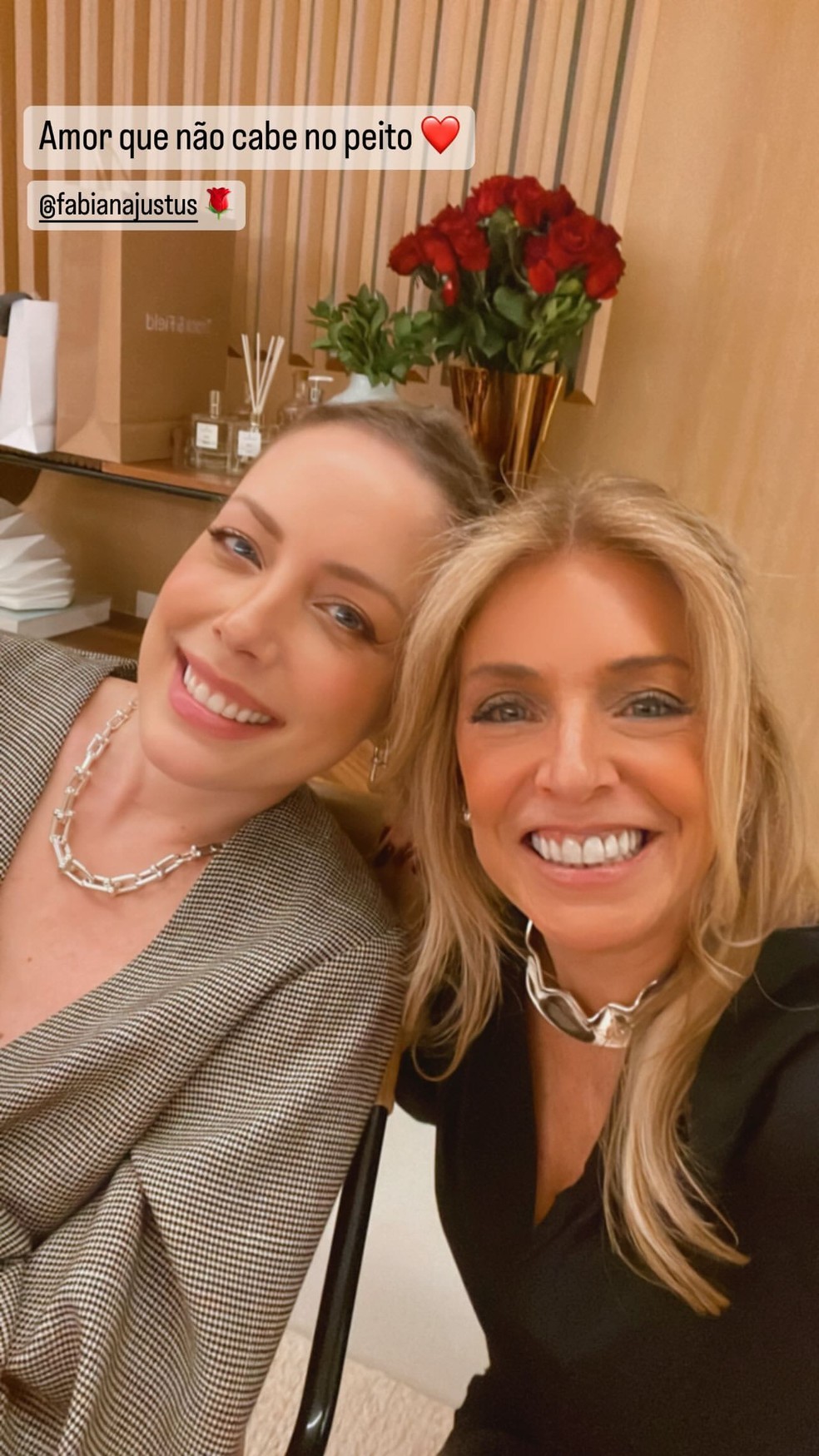 Fabiana Justus reúne pais, madrasta e irmãos em jantar luxuoso de ...