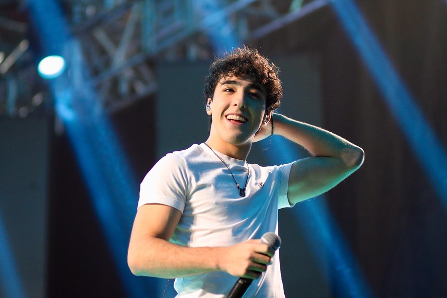 Filho de Bruno, da dupla com Marrone, Enzo Rabelo abre show do pai no ...