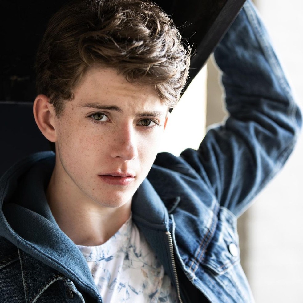 Ex-ator mirim Tyler Sanders morreu de overdose, confirma autópsia