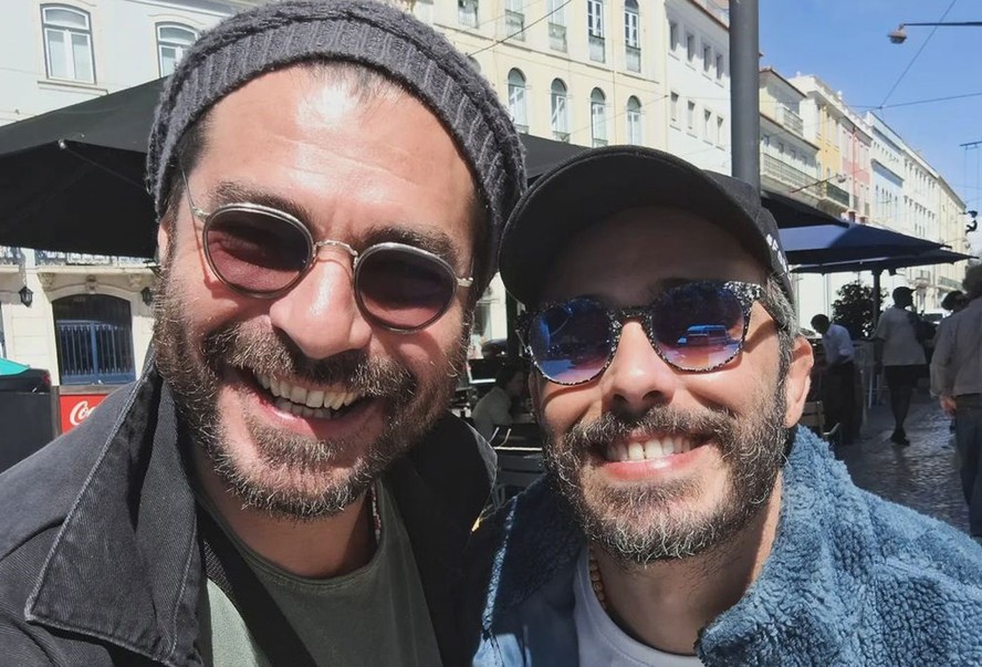 Thiago Rodrigues 'esbarra' com Thiago Lacerda em Portugal