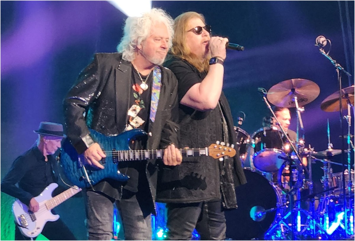 Toto empolga público em São Paulo com show cheio de hits