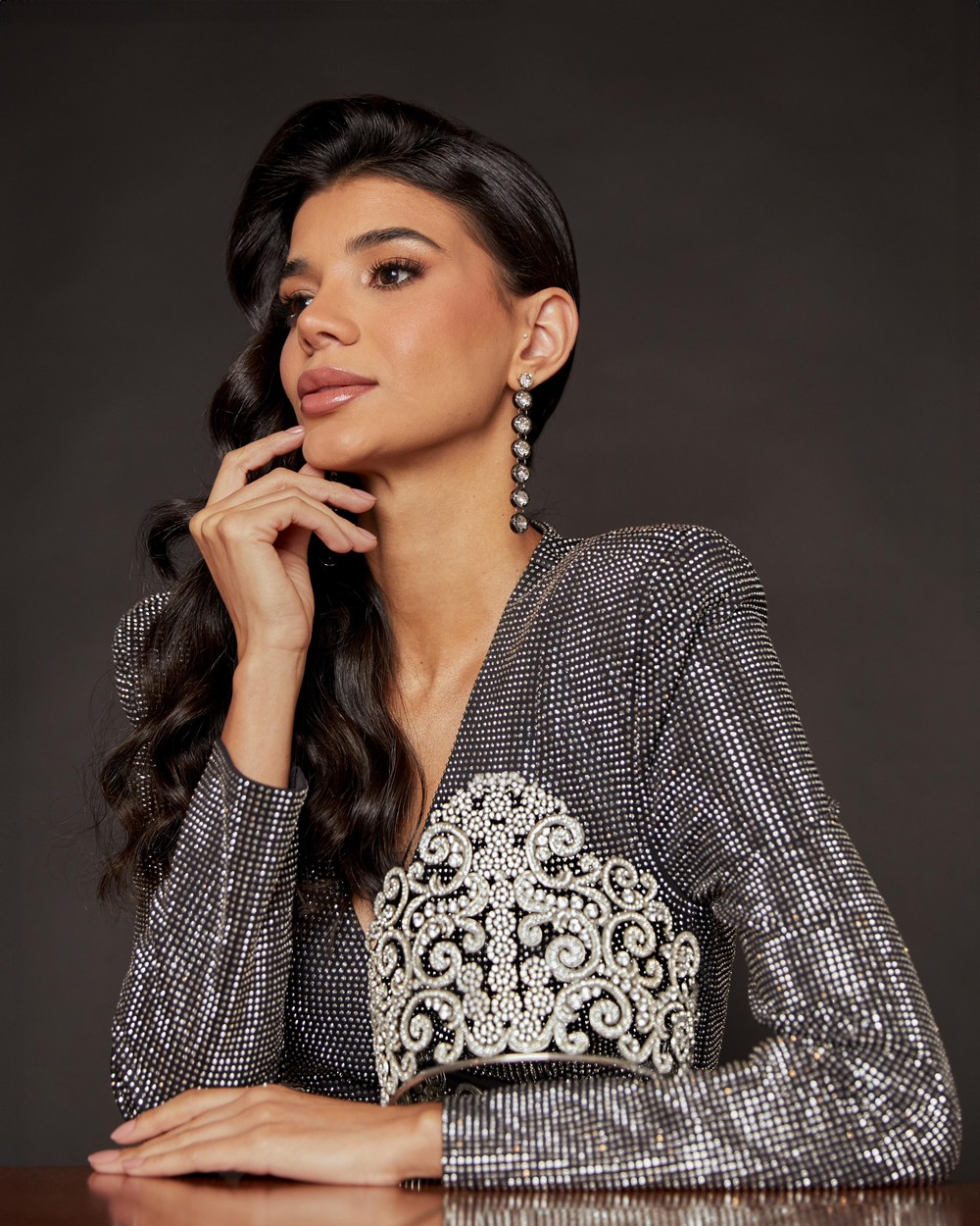 Jakelyne Oliveira volta a usar vestido com o qual foi coroada Miss ...