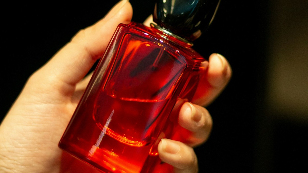 Perfume importado com pimenta para exalar calor e mistério: 8 opções