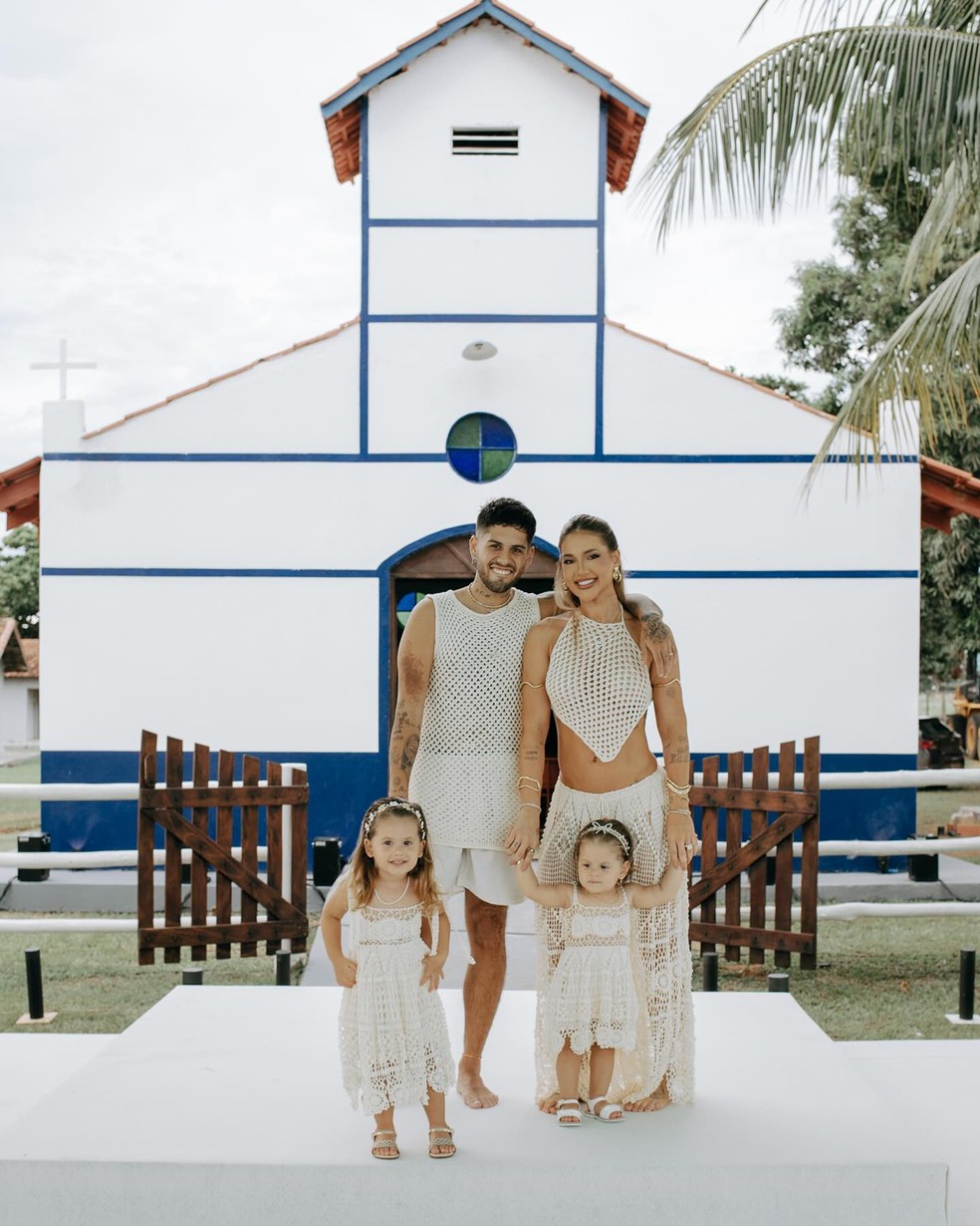 Virginia Fonseca exibe look dela e da família para o chá revelação de ...