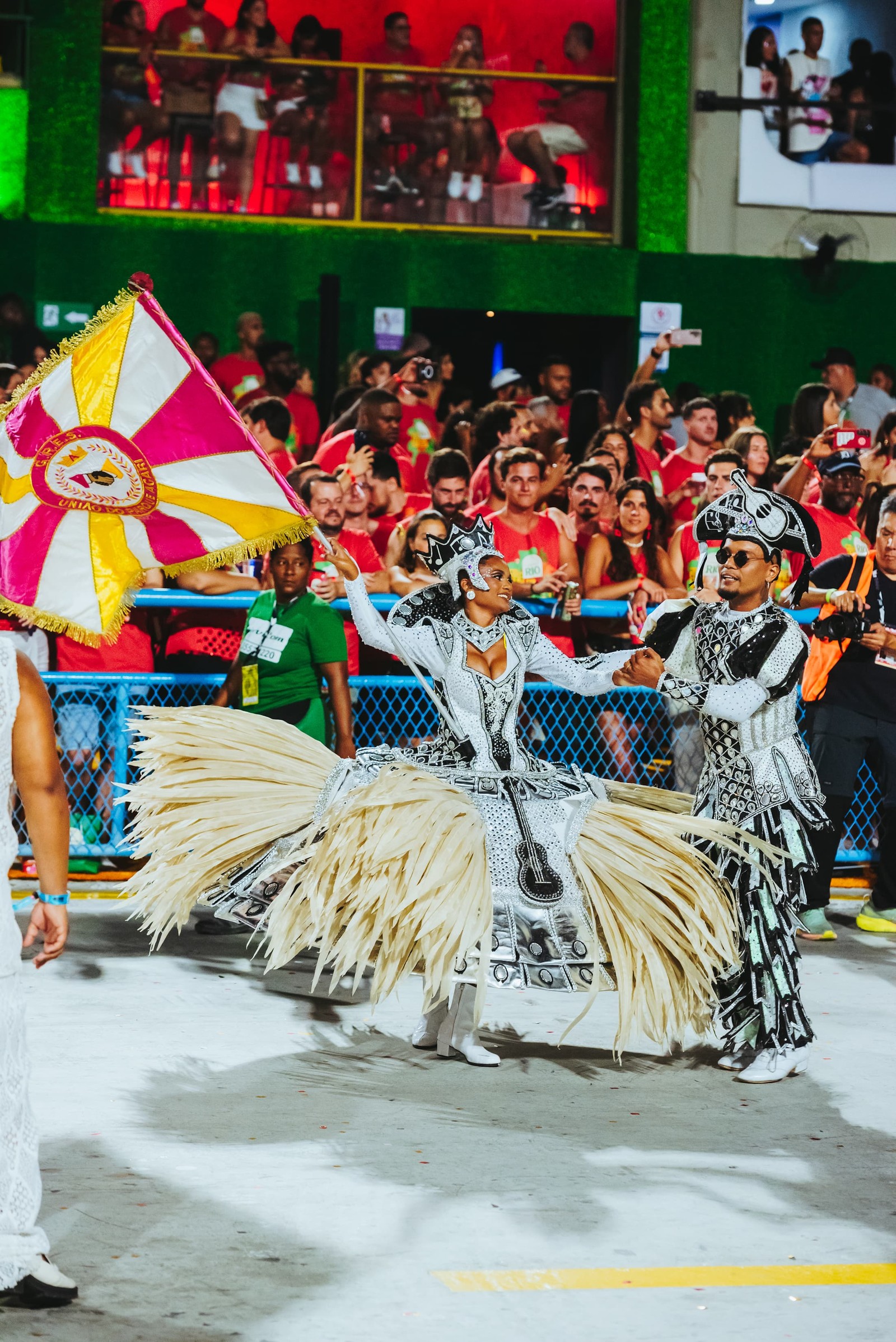 Irina Shayk estreia na Sapucaí; veja a fantasia da top model