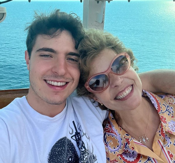 Filho de Gugu ganha presente fofo com coleção que mãe fez desde sua ...