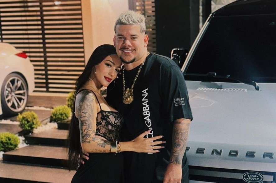 Bia Miranda celebra 1º ano de namoro com DJ Buarque: 'Aprendi a amar'