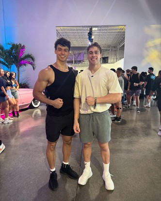 Saiba tudo sobre: Victor Alexandre