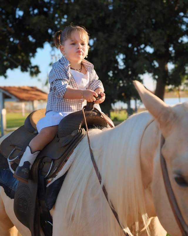 'Floflo biruta': 9 momentos fofos da filha do meio de Virginia e Zé Felipe