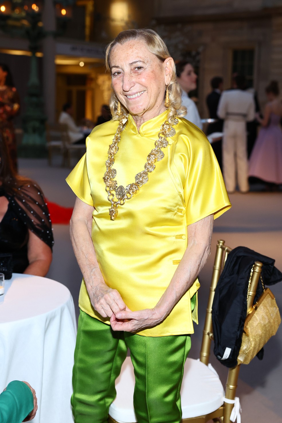 Look canarinho da toda-poderosa da Prada rende memes: 'Véia da Havan'