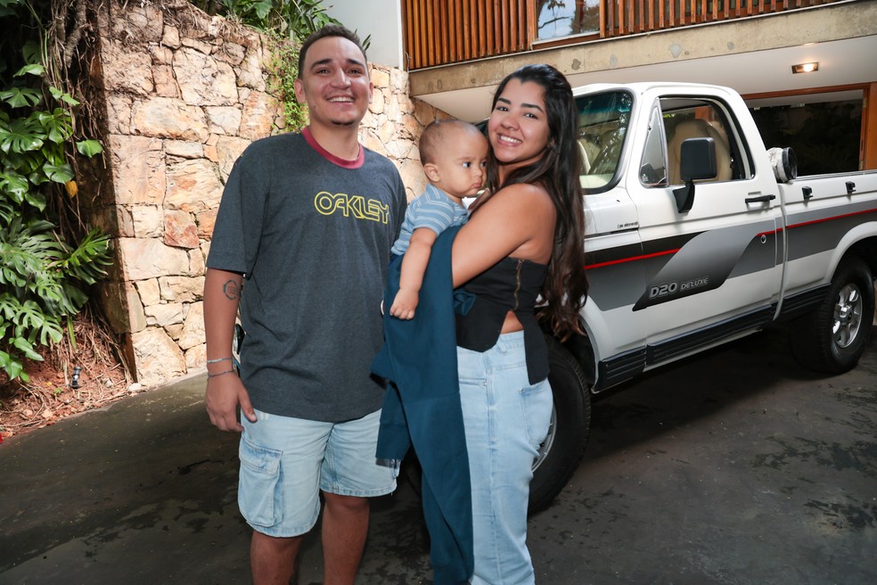 Ary Mirelle surpreende João Gomes ao reformar caminhonete antiga; fotos