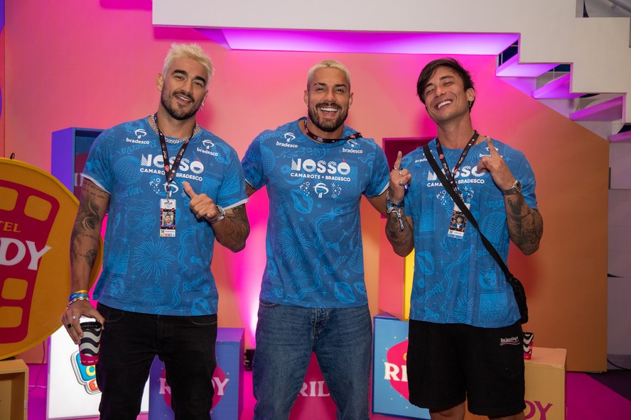 Ex-BBBs curtem Carnaval do Rio de Janeiro na Sapucaí