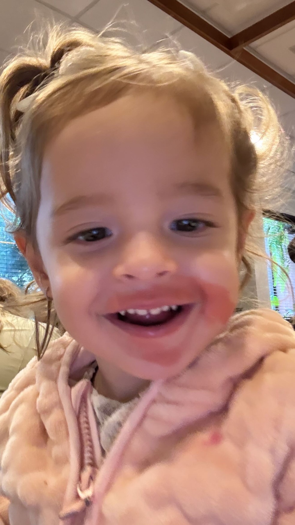 Kaká e Carol Leite curtem domingo com as filhas: 'Amo muito'; vídeos