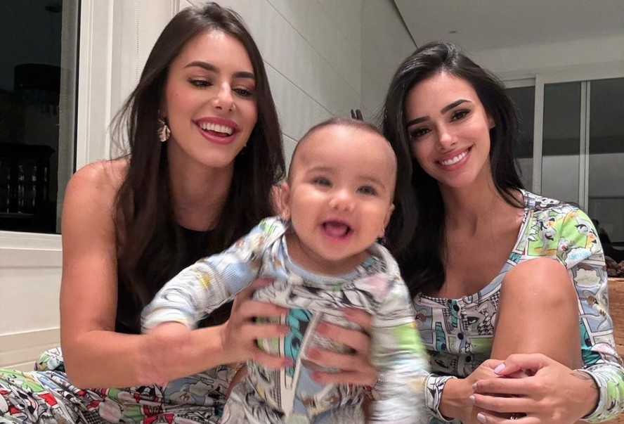 Bruna Biancardi compartilha novas fotos do parto de Mavie ao parabenizar a irmã
