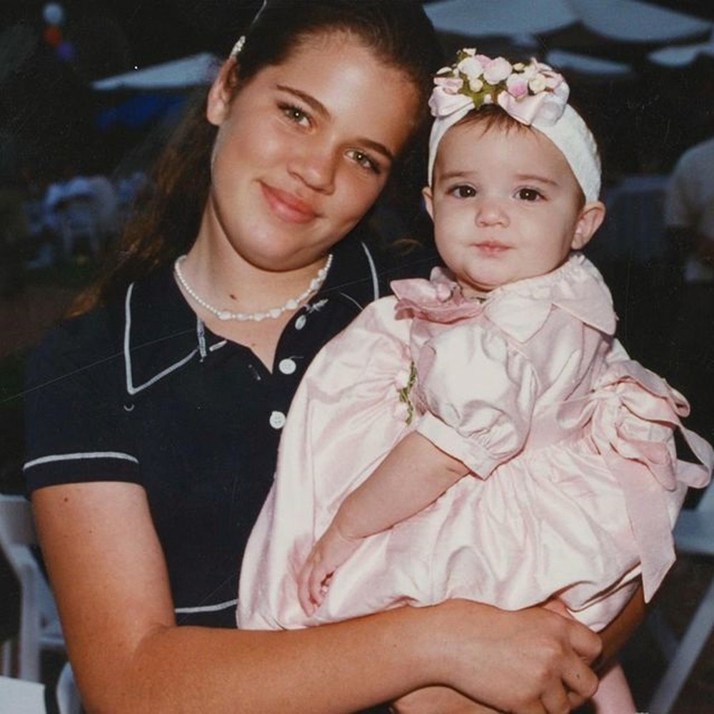 Kim e Khloé Kardashian resgatam fotos da adolescência para celebrar 27 ...