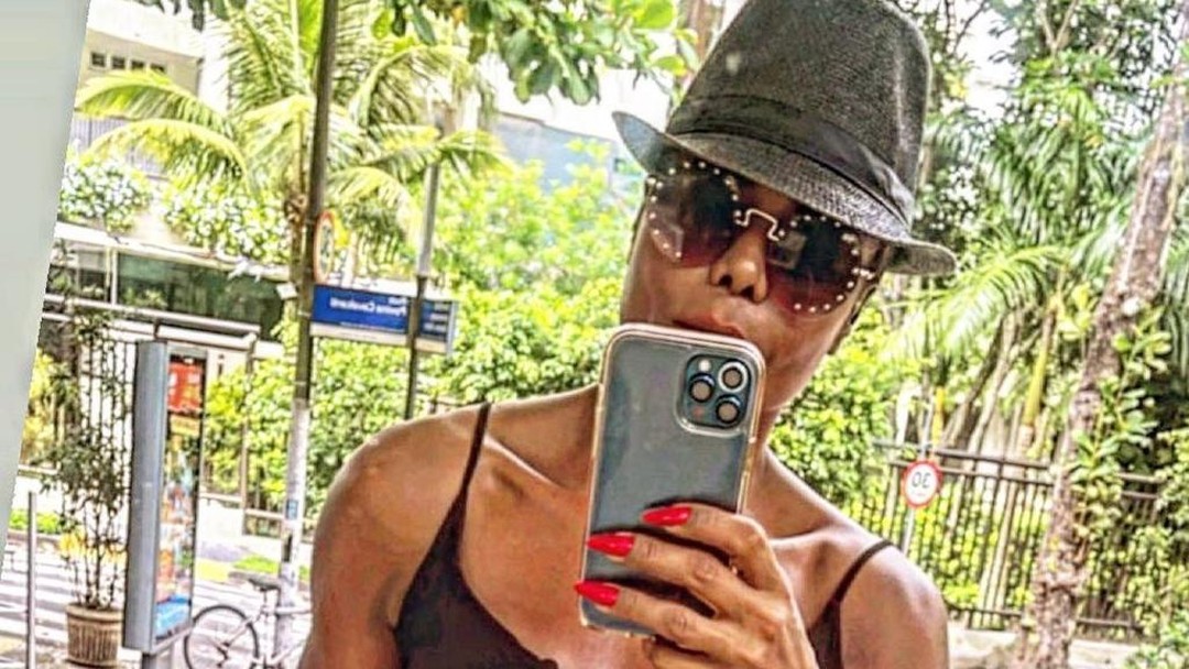 Saiba tudo sobre: Adriana Bombom