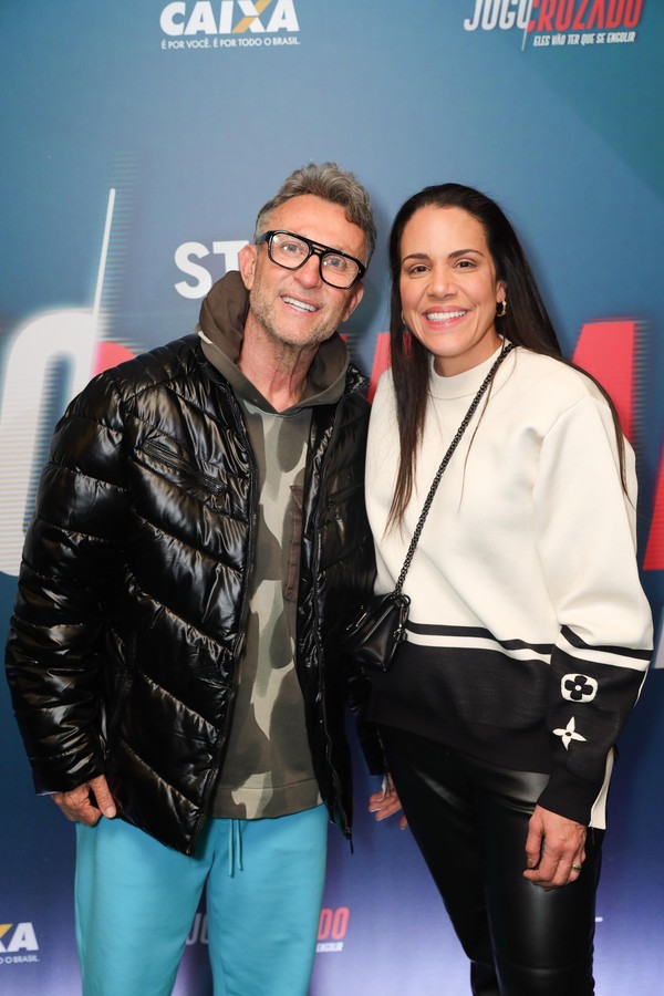 José Loreto, Carol Castro e elenco lançam série 'Jogo Cruzado' em São Paulo