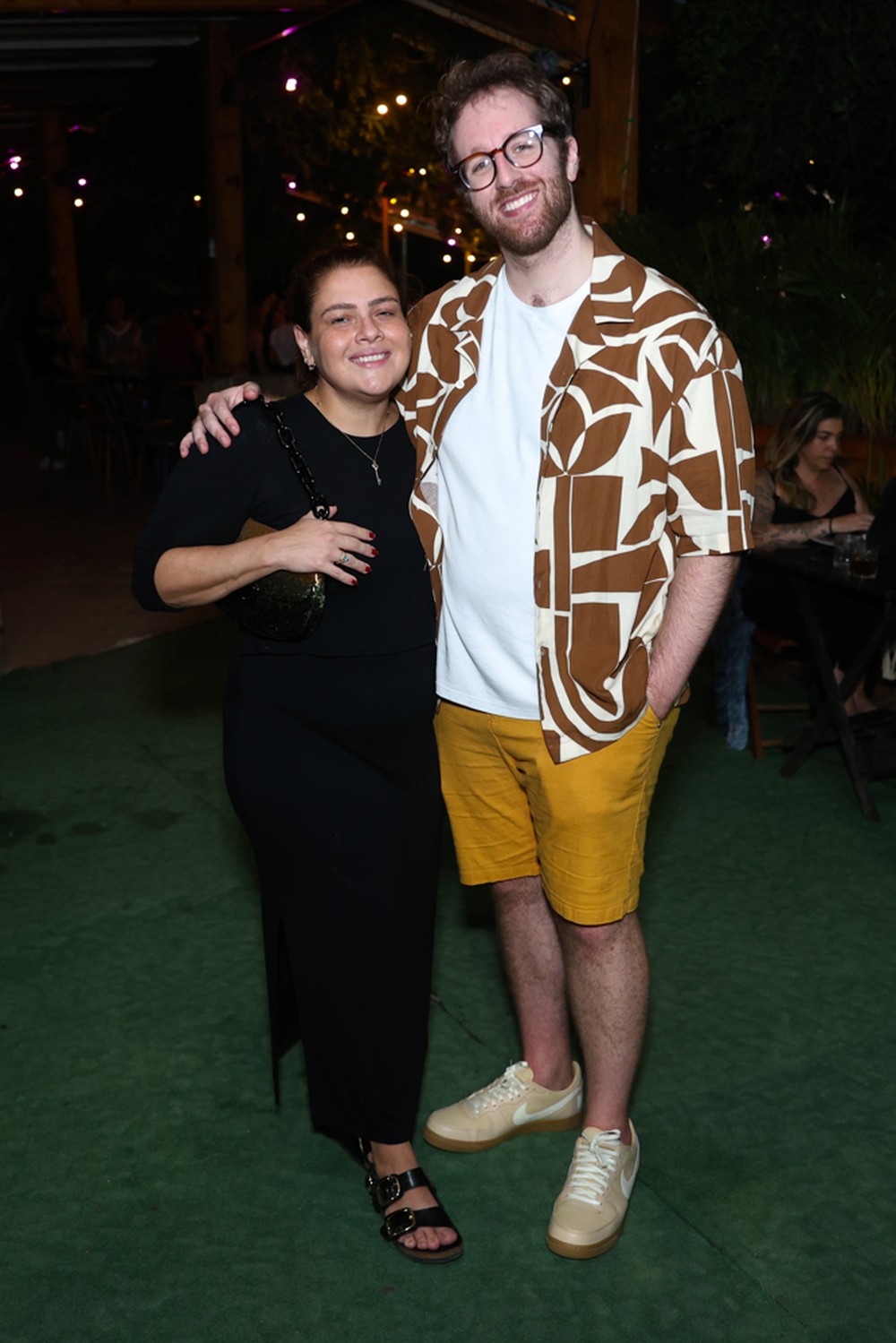 Thaila Ayala recebe timaço de famosos em sua festa de aniversário; vídeos