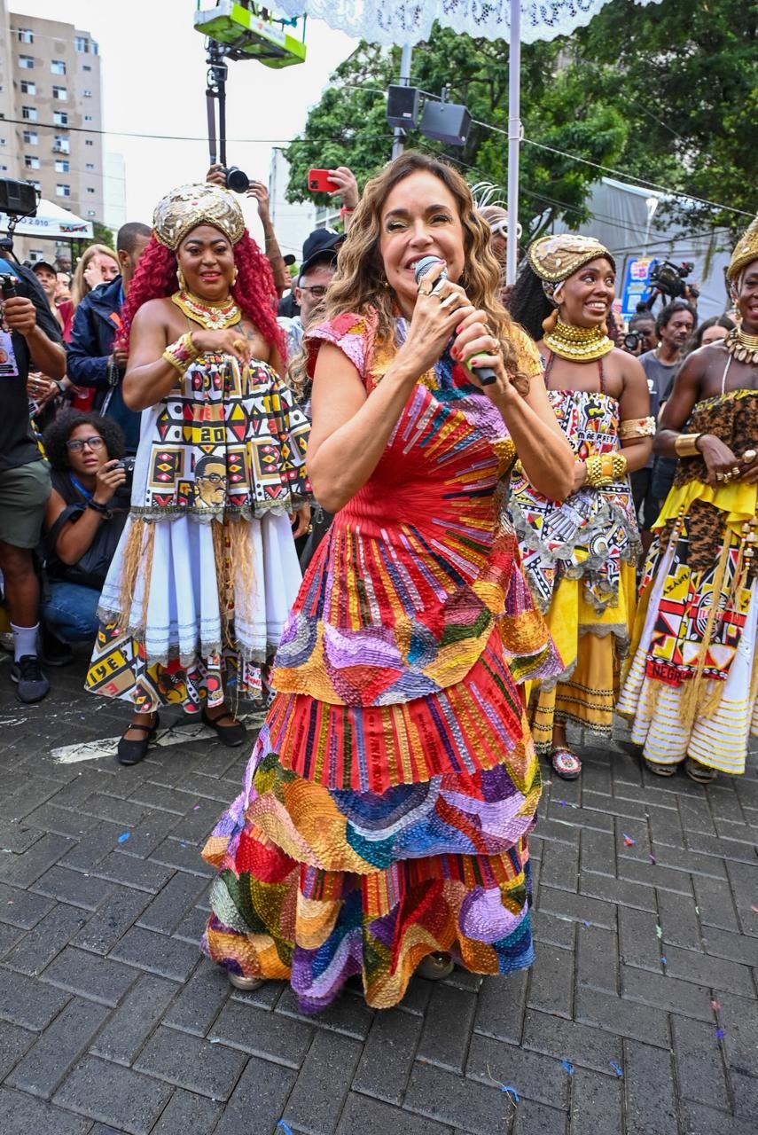 Estreia solo de Tony Salles no Carnaval tem nostalgia, hits e Scheila ...