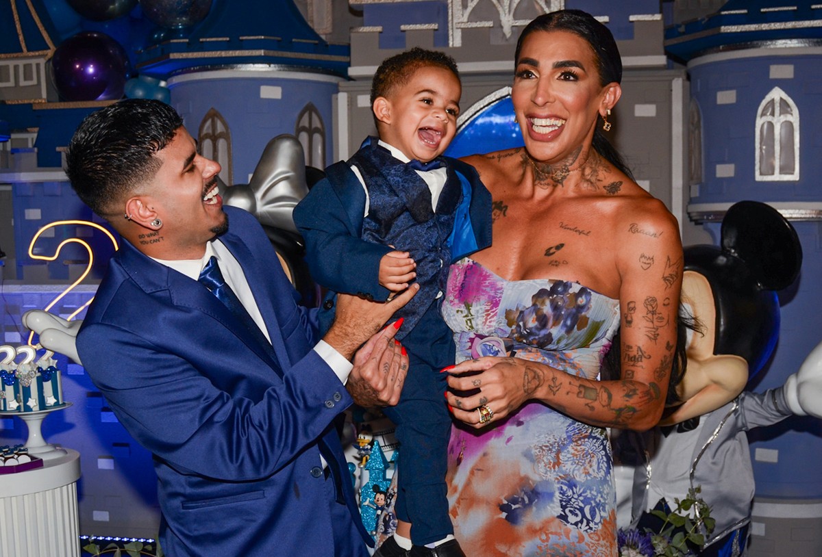 Pepita comemora 2 anos de filho com festa com tema da Disney; fotos