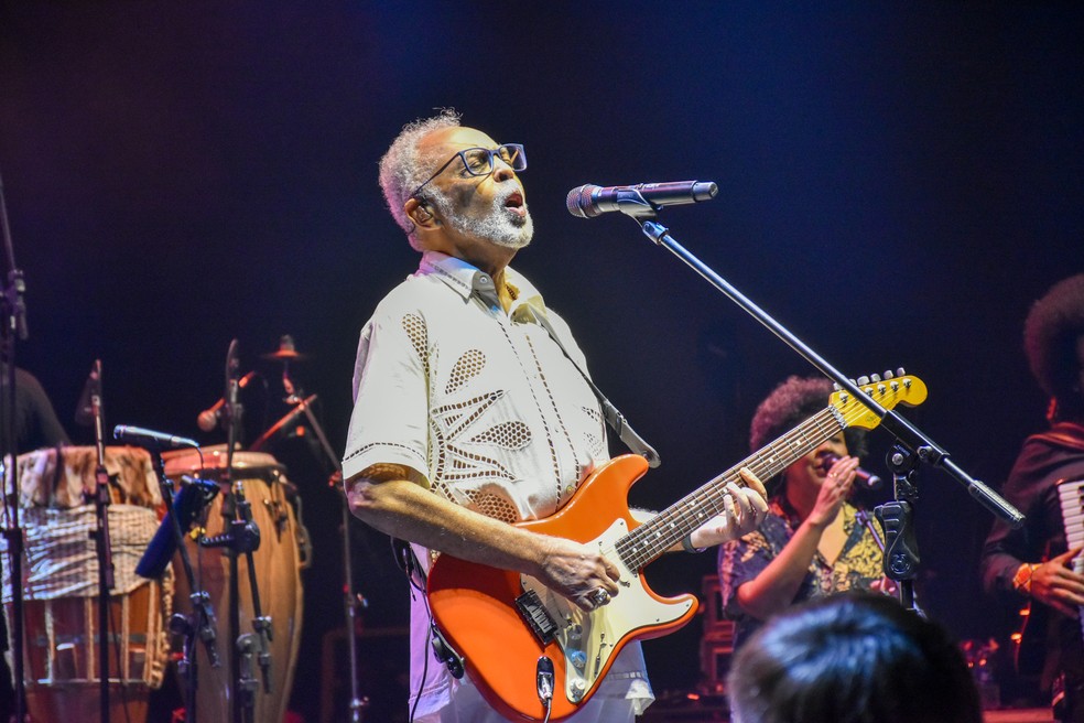 Pane elétrica deixa show de Gilberto Gil às escuras durante homenagem a ...