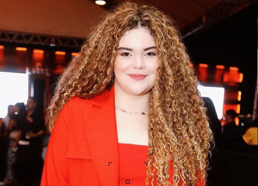 Laura Simões, filha de Fabiana Karla, lançará primeiro EP autoral da ...