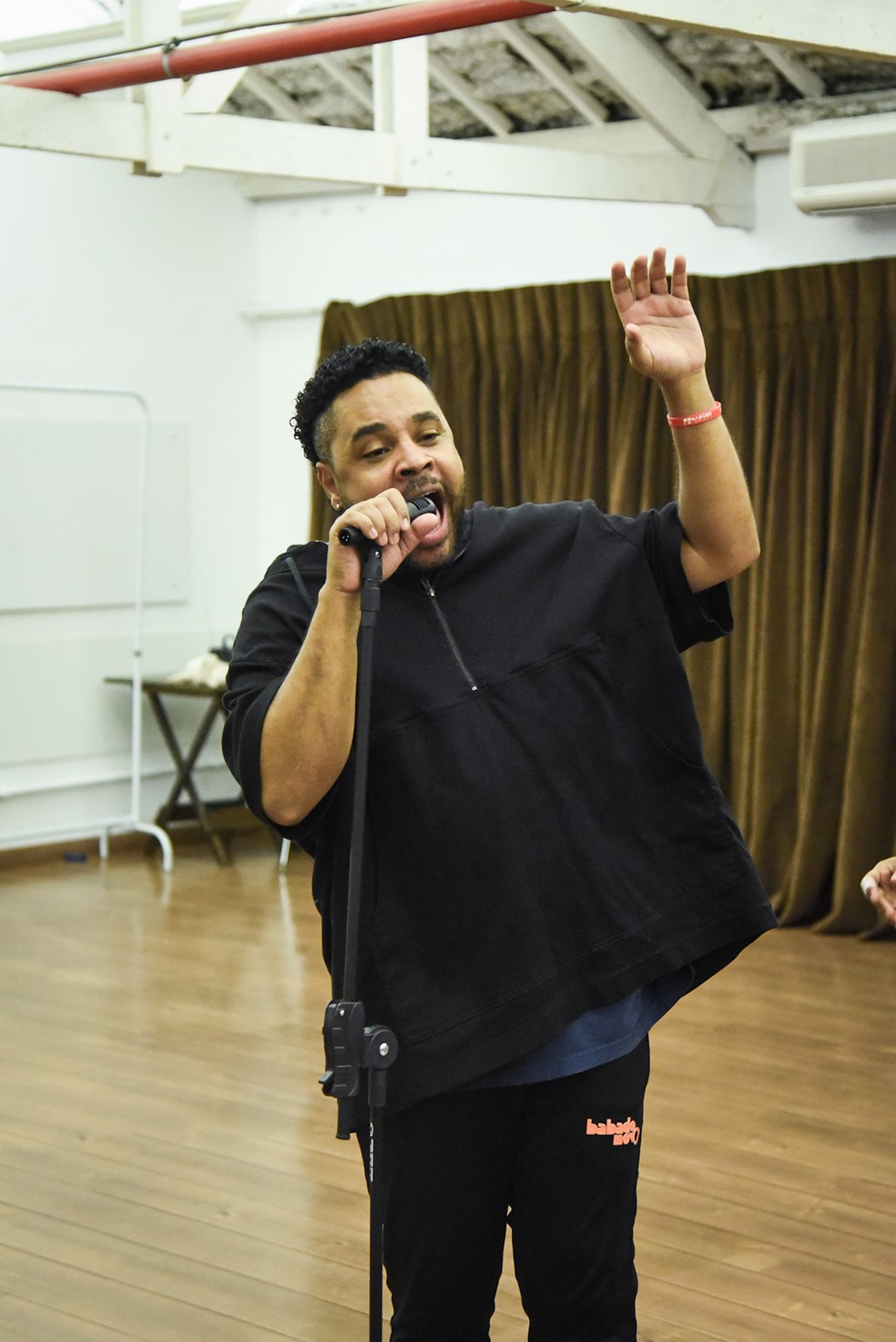 Filho de Tim Maia, Carmelo Maia se encontra com ator que será seu pai ...