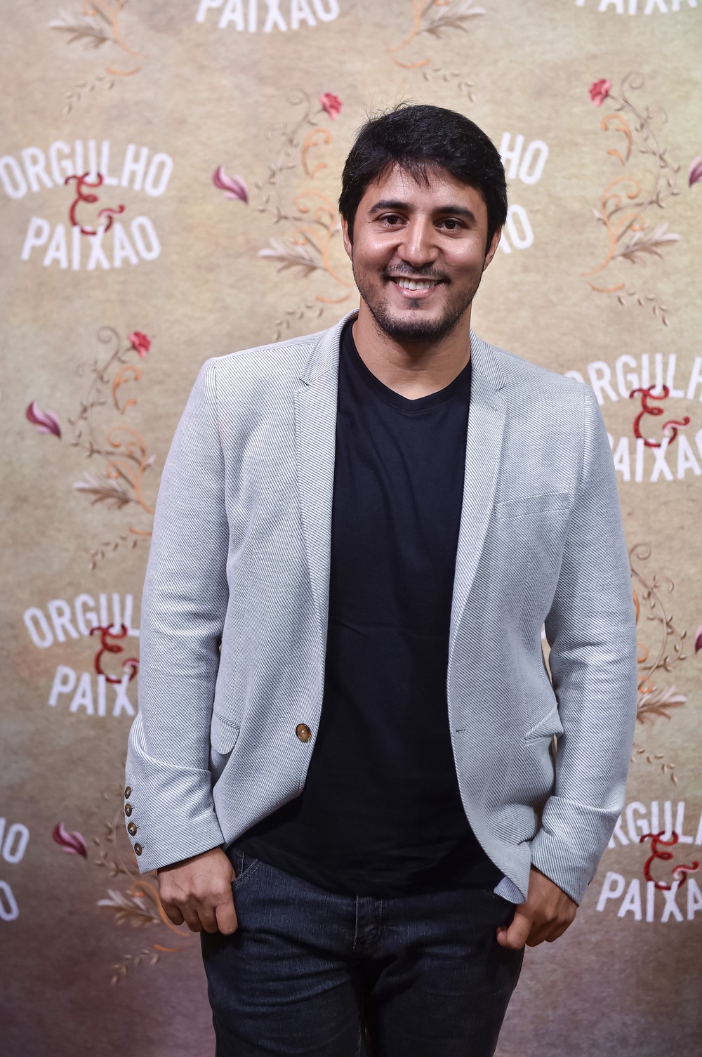 Ator ganha 20 quilos para viver Faustão em 'O Rei da TV'; compare