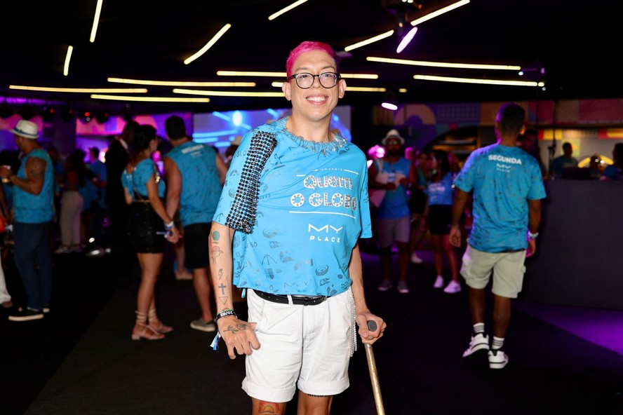 Ivan Baron celebra folia na Sapucaí pela primeira vez: 'Magia diferente'