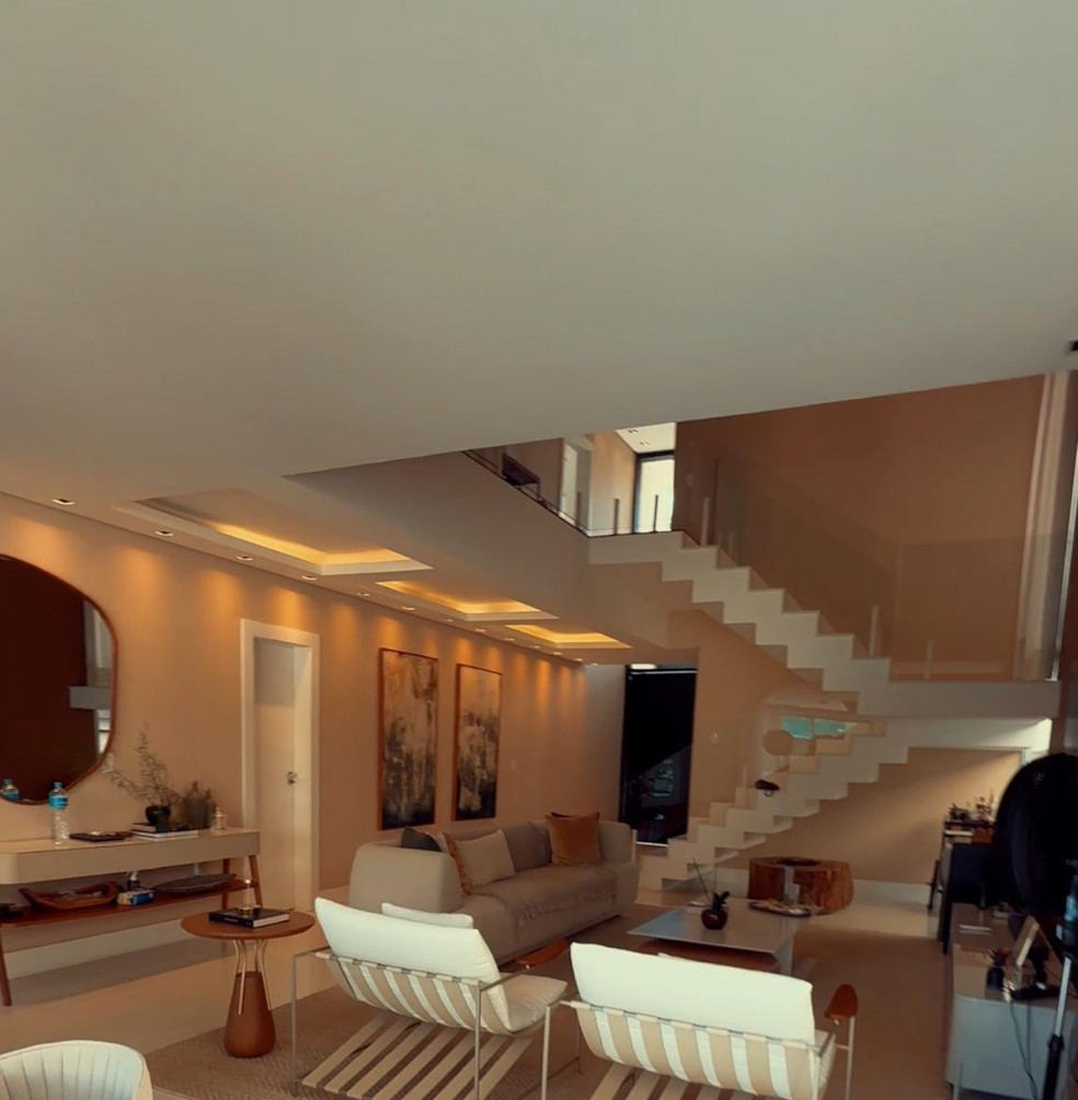 Neymar compra mansão milionária para Amanda Kimberlly e a filha Helena ...