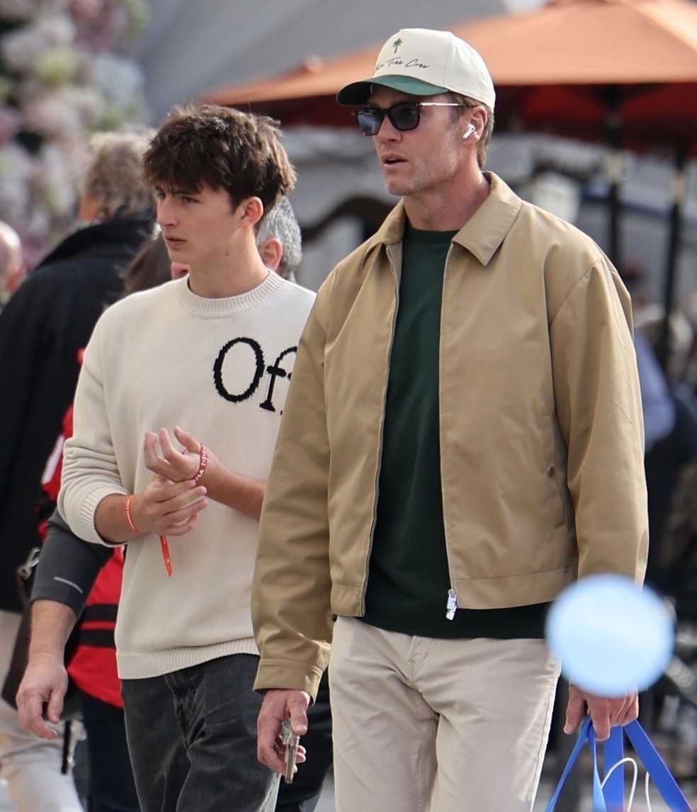 Tom Brady curte dia de compras com Benjamin e Vivian, seus filhos com ...