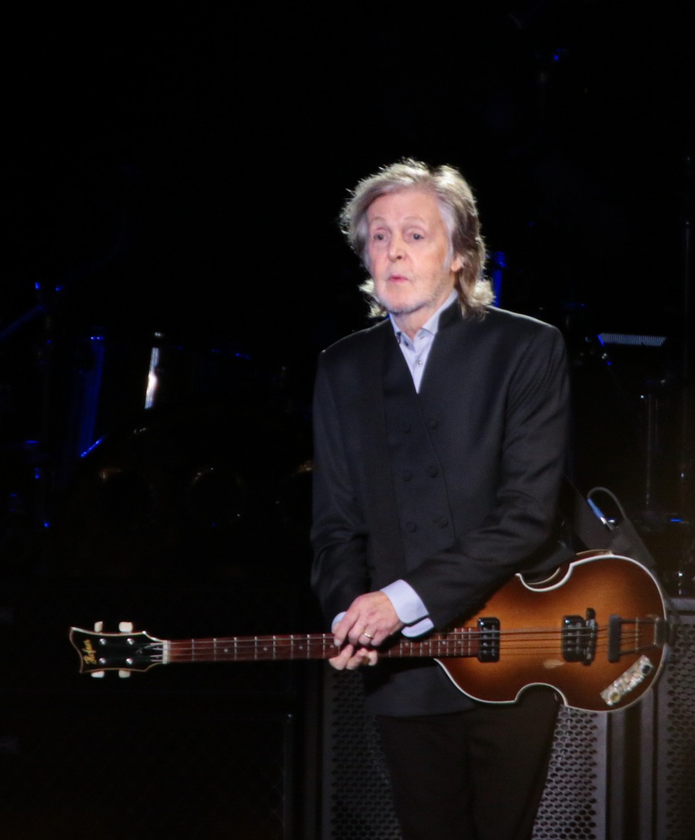 Famosos curtem show de Paul McCartney em São Paulo