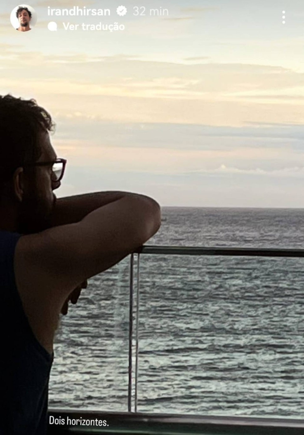 Irandhir Santos clica o marido e se declara: 'Dois horizontes'