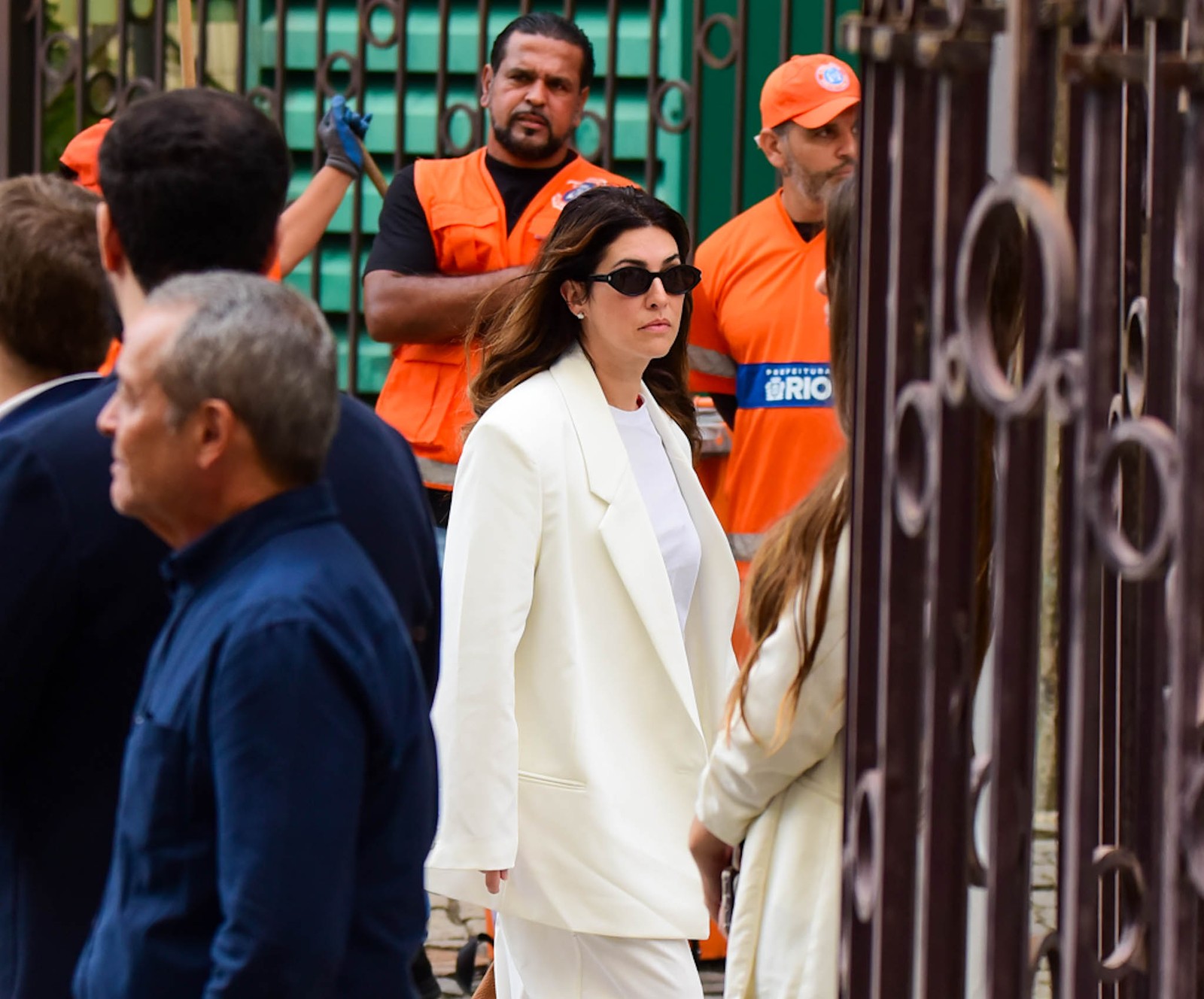 Pai do único filho de Preta Gil, Otávio Muller ampara Francisco após velório