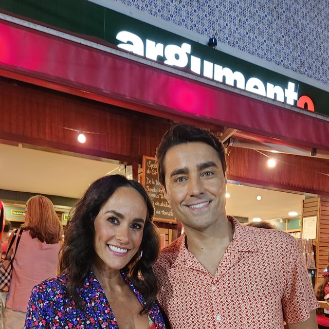 Em aparição rara, Zico faz alegria de fãs e posa para fotos