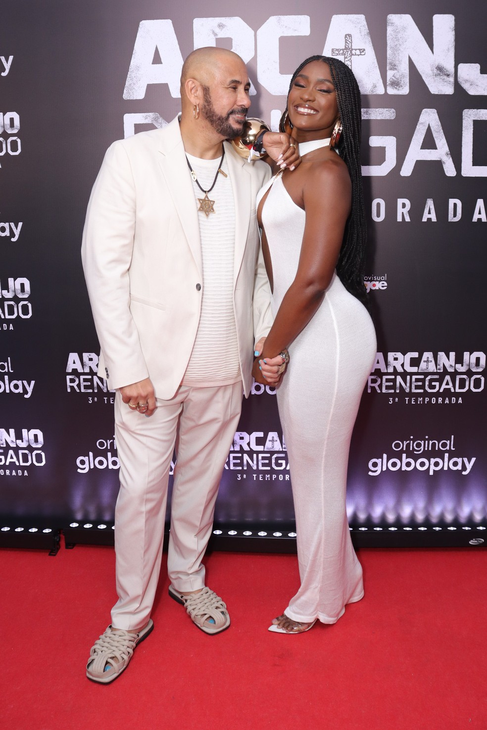 José Júnior troca beijos e exalta a noiva, Erika Januza: 'Mulher da ...