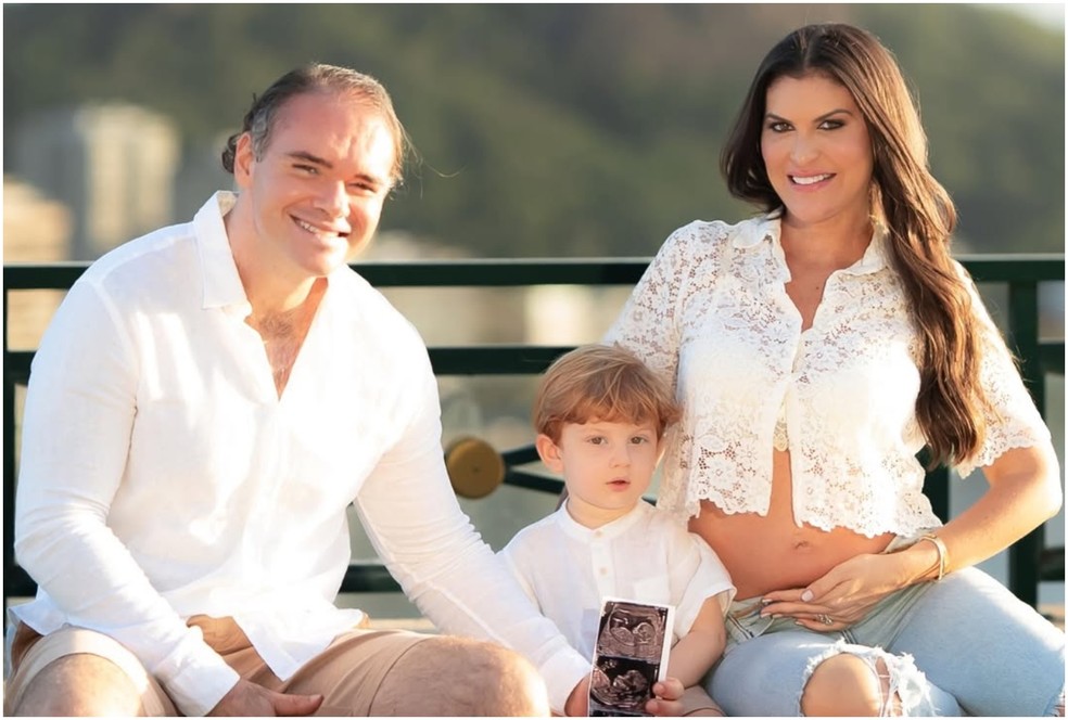 Prestes a dar à luz, Lunara Campos, mulher de Thor, exibe barrigão ...