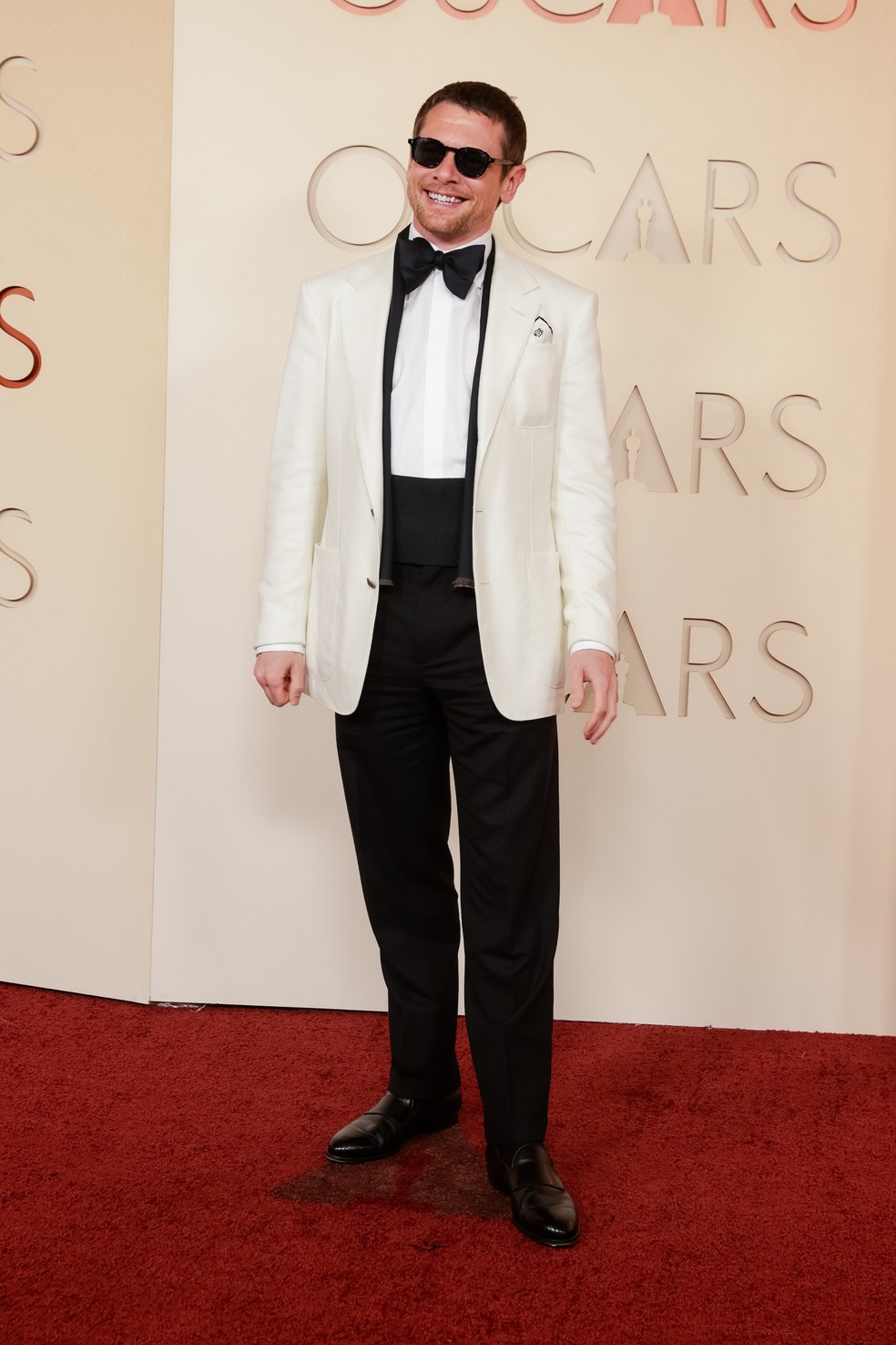 Jack O’Connell vai com os dentes 'sangrando' ao Oscar e internautas ...