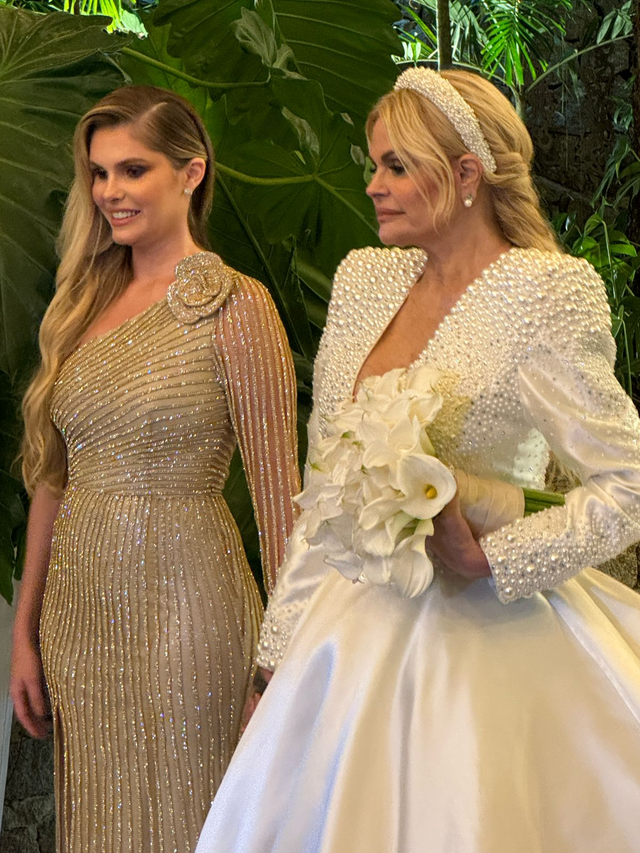 Monique Evans e Cacá Werneck se casam no Rio de Janeiro