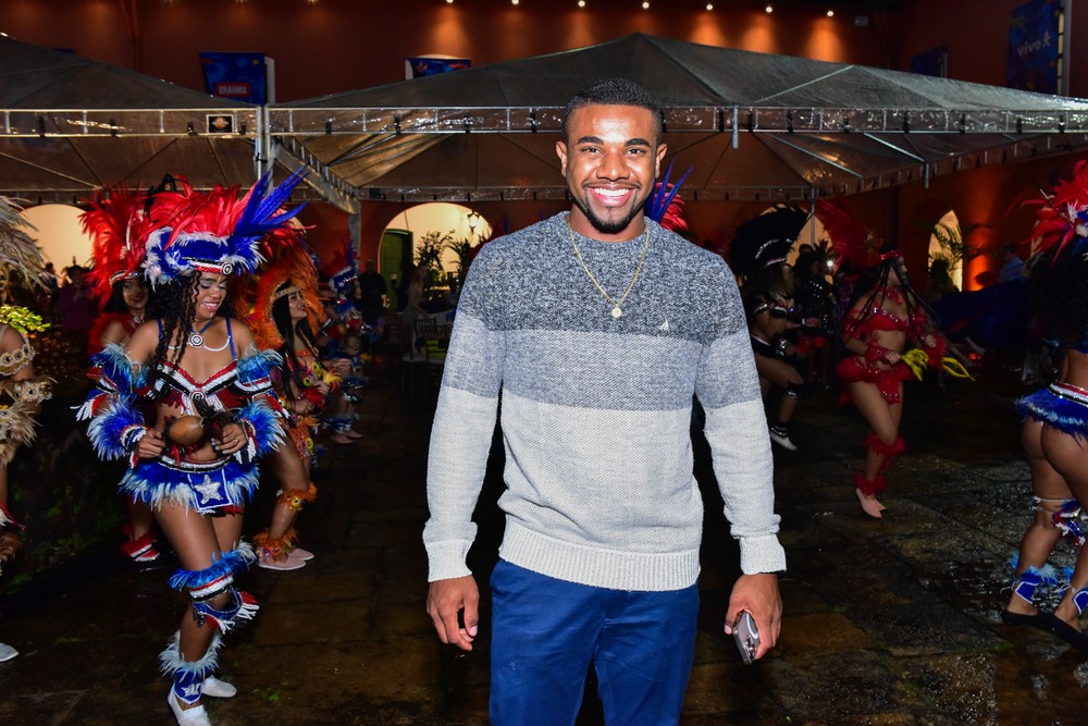 Ex-BBB Davi Brito fala de possível reencontro com a ex, Mani Rêgo; assista