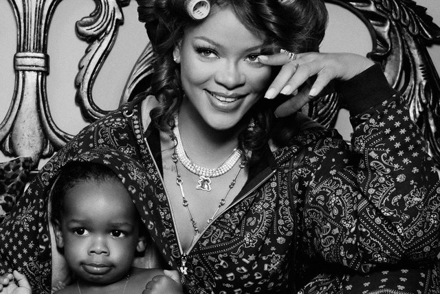 Rihanna posa de pijamas com filhos: 'Família que combina looks'
