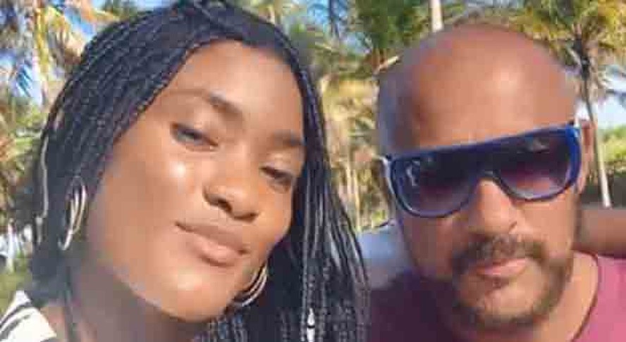 Erika Januza e produtor Jose Junior, do AfroReggae, trocam beijos em viagem